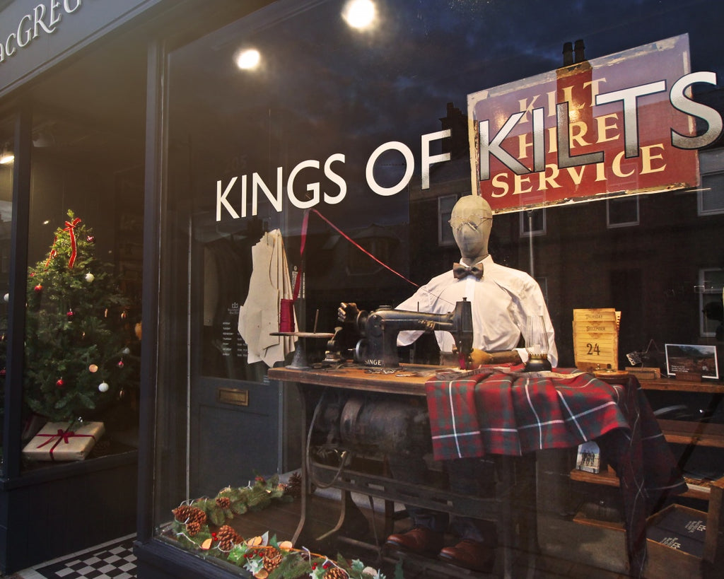 Christmas at the Kilt Shop – MacGregor and MacDuff
